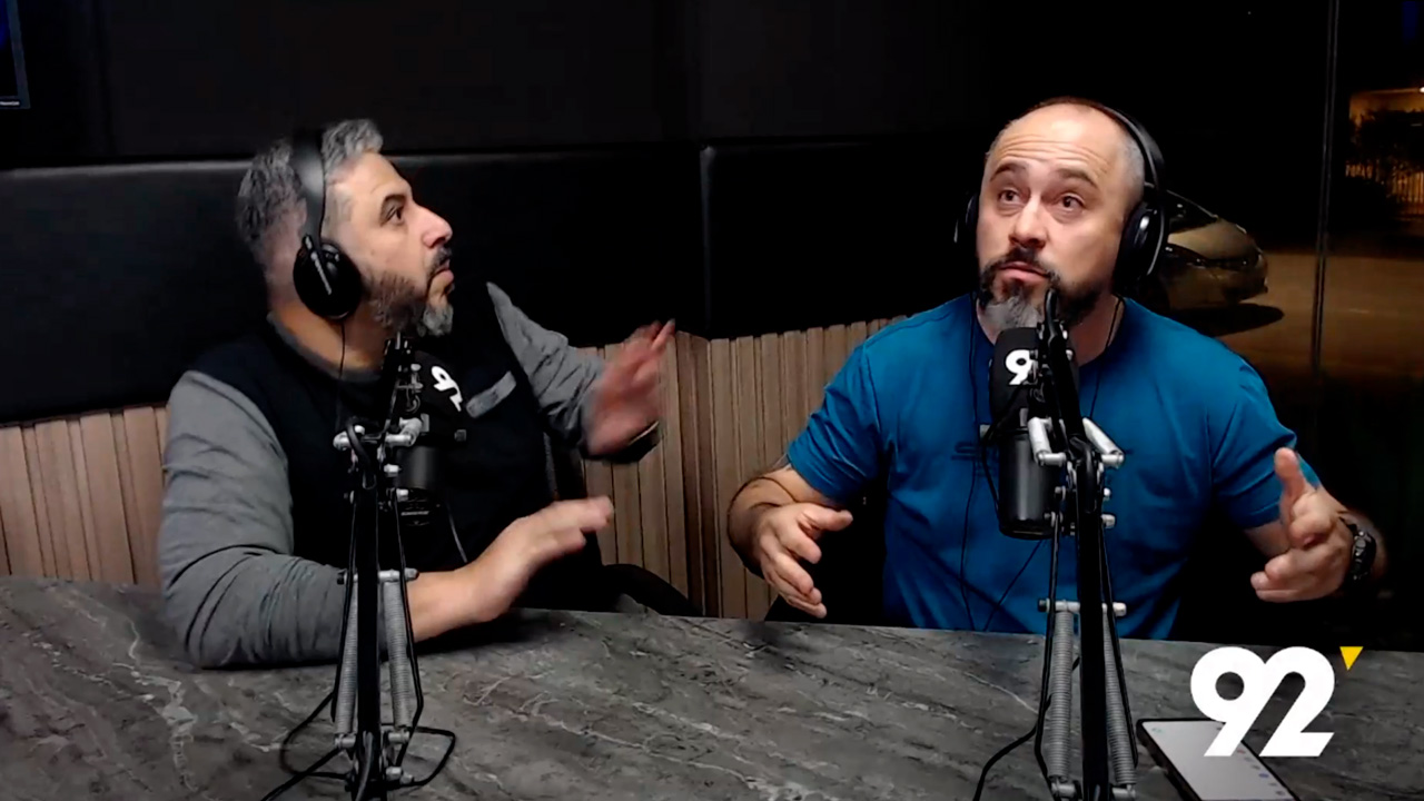 Rádio explode ao vivo e locutor não para o programa - Rádio 92 Rock Pop ...
